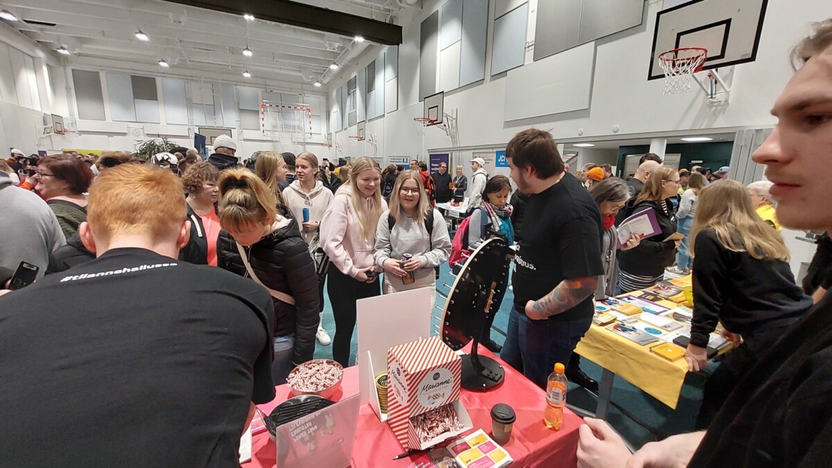 Varkautelainen Hurraa Ura! -tapahtuma tarjoilee satoja työpaikkoja ja ...