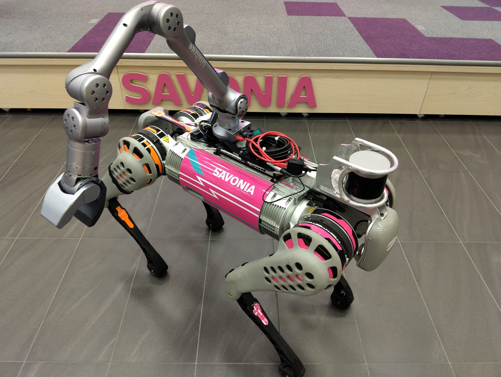 Potential of quadruped robots – manipulation of a robot body and arm ...