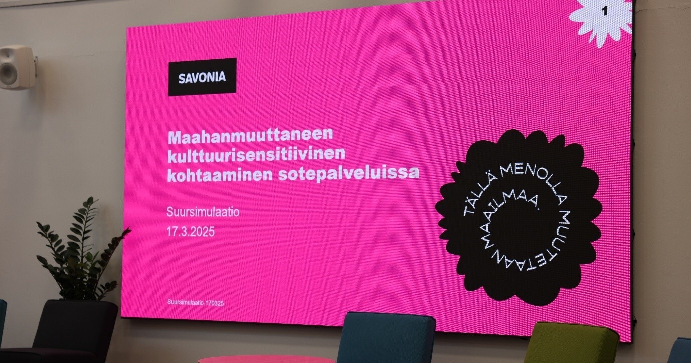 Sosiaali- ja terveysalan monialaista yhteistyötä oppimassa suursimulaatiossa - Savonia-AMK